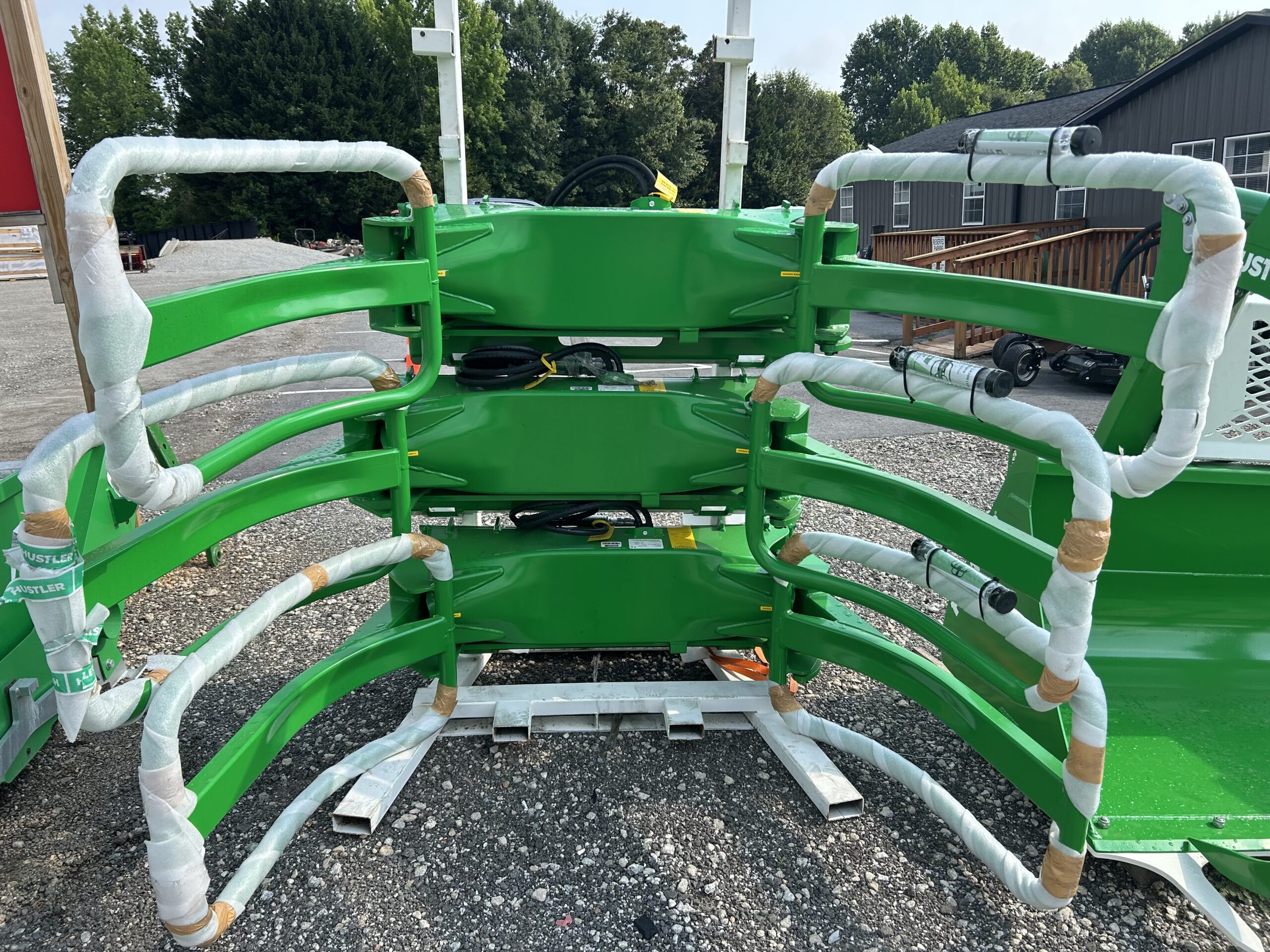 HUSTLER BALE SQUEEZE - jdtractor